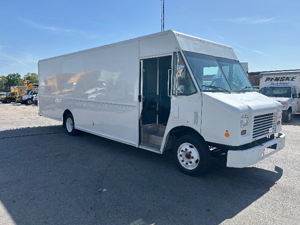 Used Walk-in Vans (Step Vans) for Sale - Penske Used Trucks