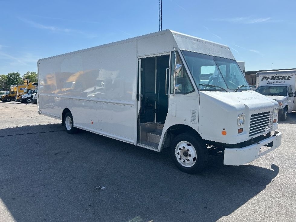 2018 Freightliner MT45 Walk-in Van (Step Van)
