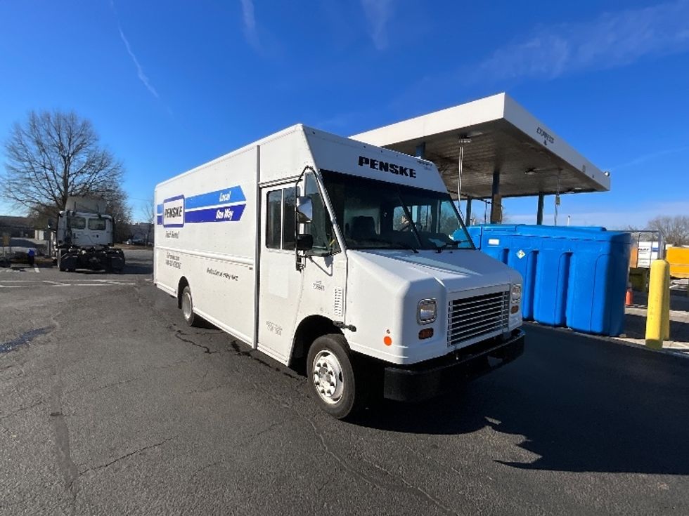 2022 Freightliner MT45G Walk-in Van (Step Van)