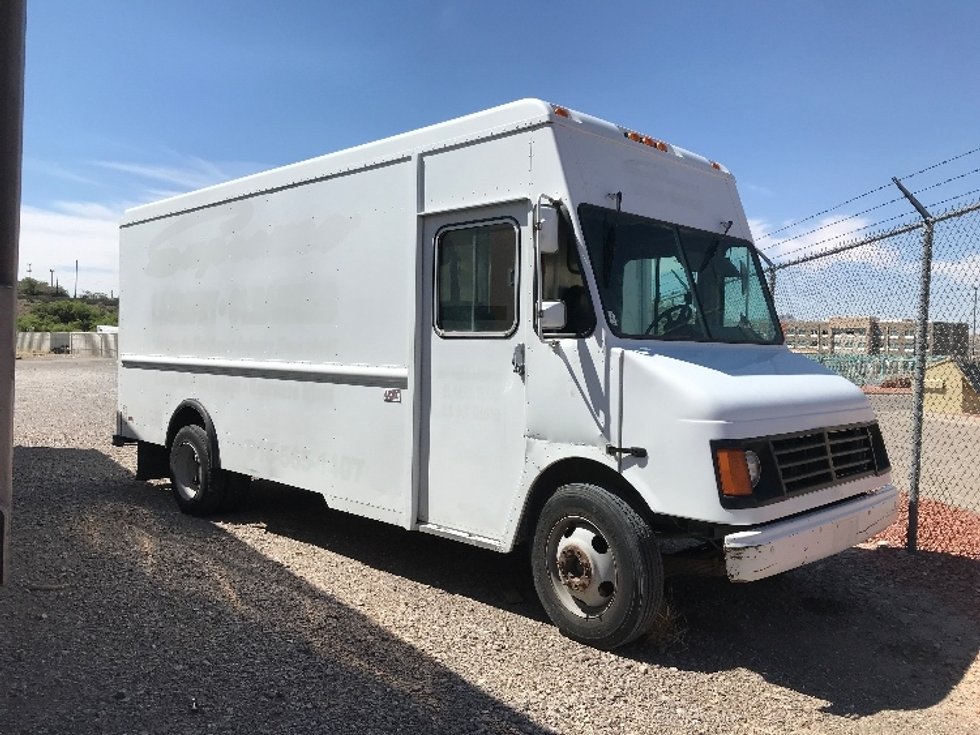 Used Walk-in Vans (Step Vans) for Sale - Penske Used Trucks