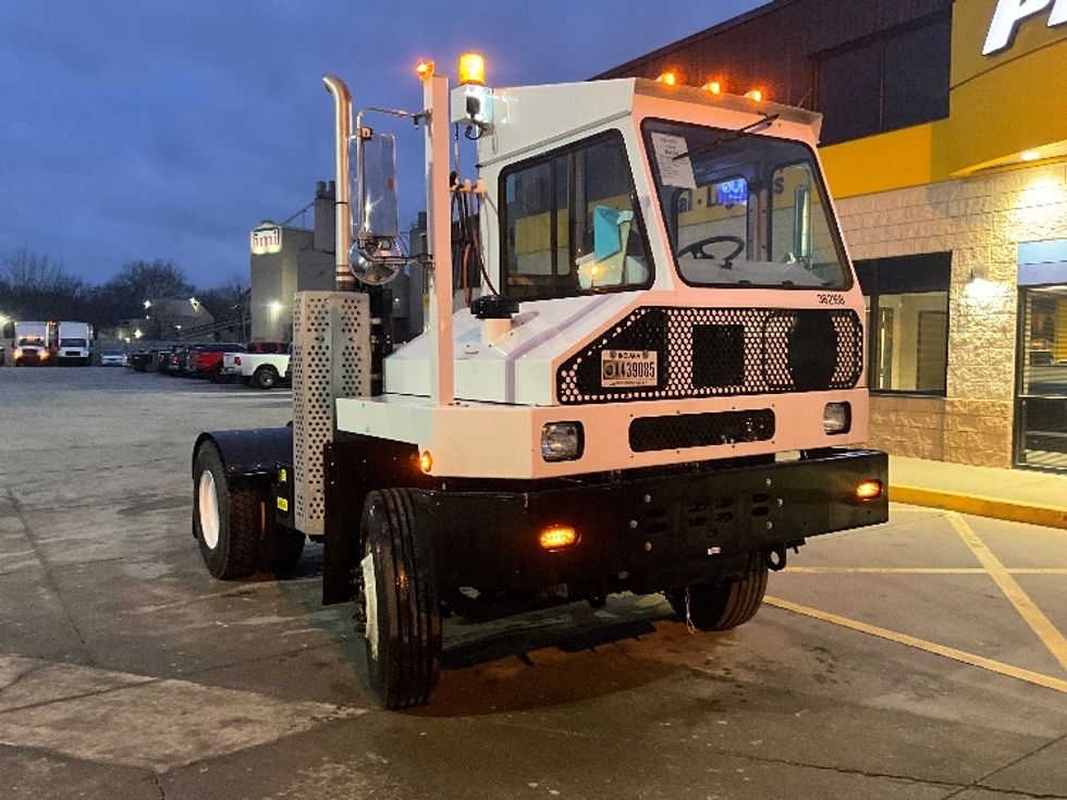 Used Yard Trucks for Sale - Penske Used Trucks