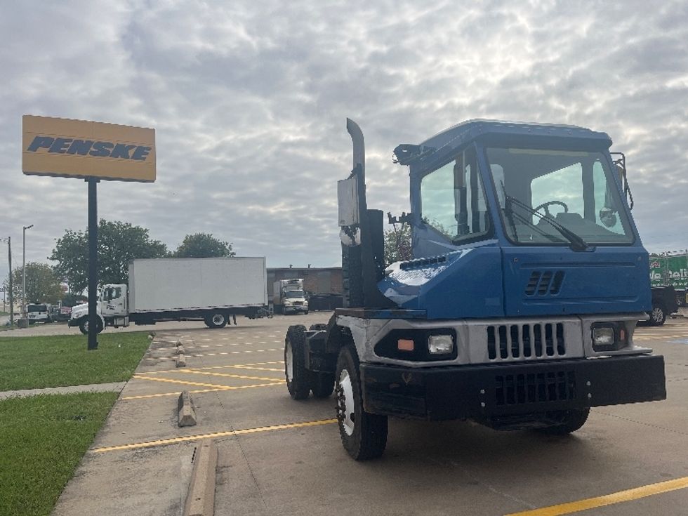 Used Yard Trucks for Sale - Penske Used Trucks