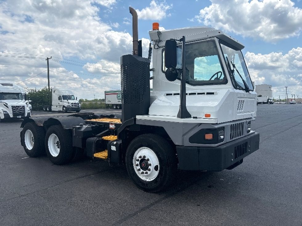 Used Yard Trucks for Sale - Penske Used Trucks